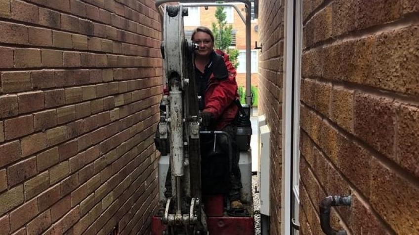 Dig Like A Girl , Inspiring women to Drive Diggers - a Social ...