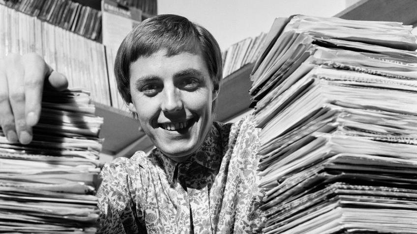 DJ SIMON DEE: SIGNED ARTWORK & LETTERS + BOOKS - a Music crowdfunding ...