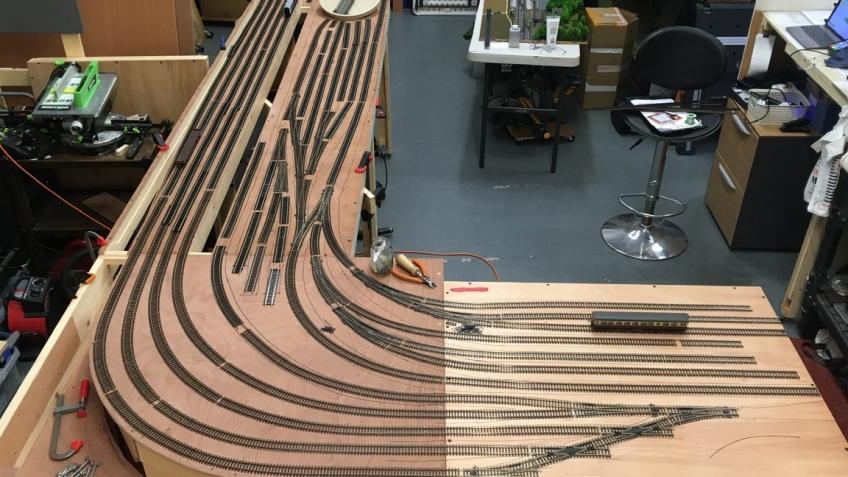 Expand GLRs model railway shop and showroom - a Creative & Arts ...