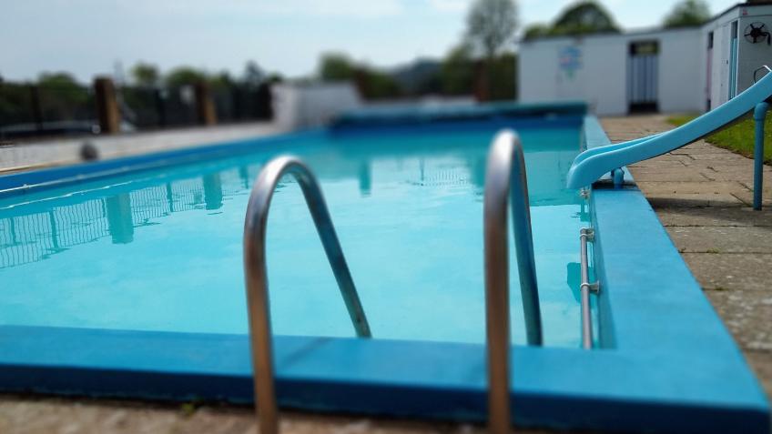 Findon Swimming Pool - Help keep us afloat - a Sports crowdfunding ...