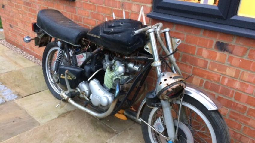 I Bought A Vampire Motorcycle restoration project - a Charities ...