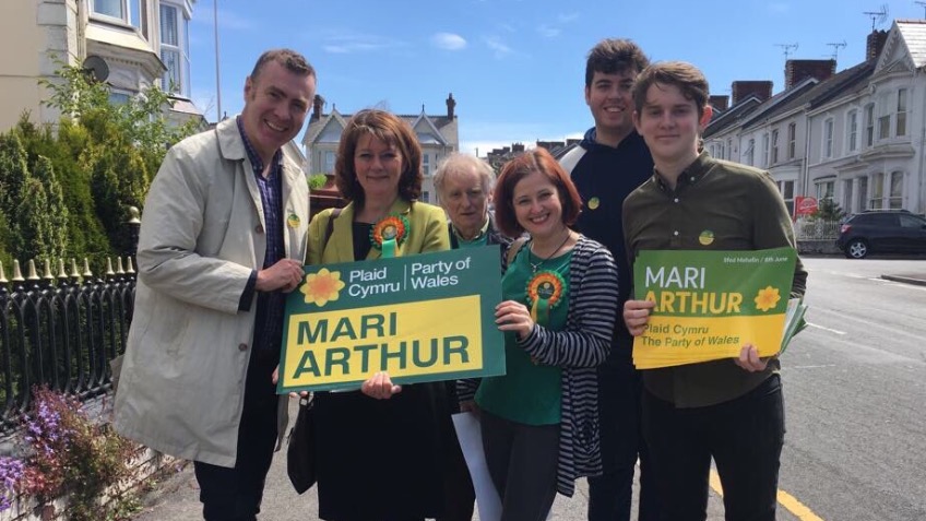 Mari Arthur: The Voice You Need For Llanelli - a Politics crowdfunding ...