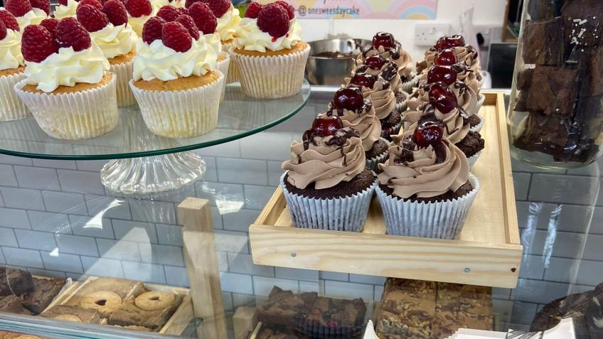 Roll-Up Roll-Up! Cakes, Bakes & Growth (&an oven!) - a Food and Drink ...