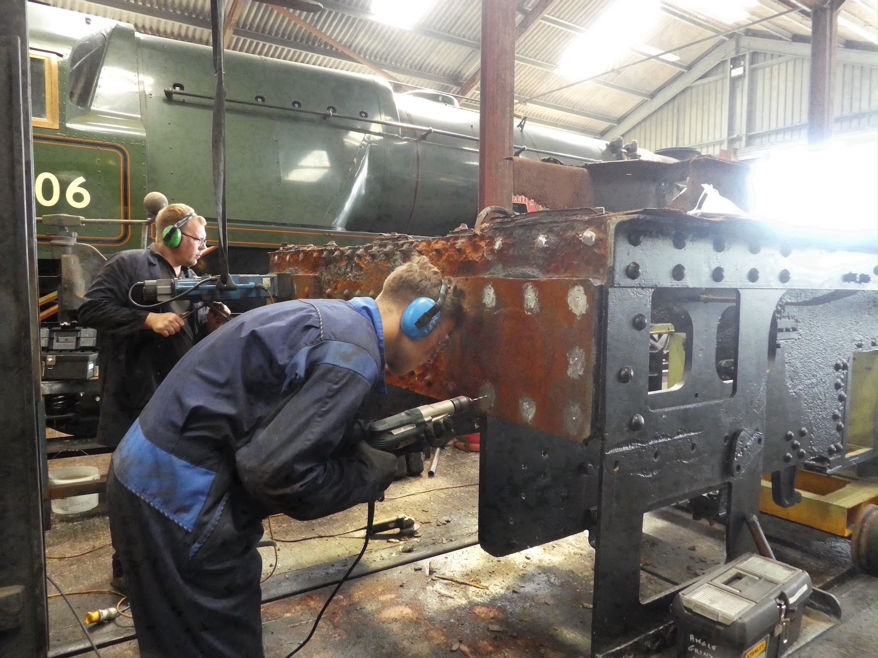 Keeping Heritage Skills Alive - Buy a Loco Dragbox - a Charities ...