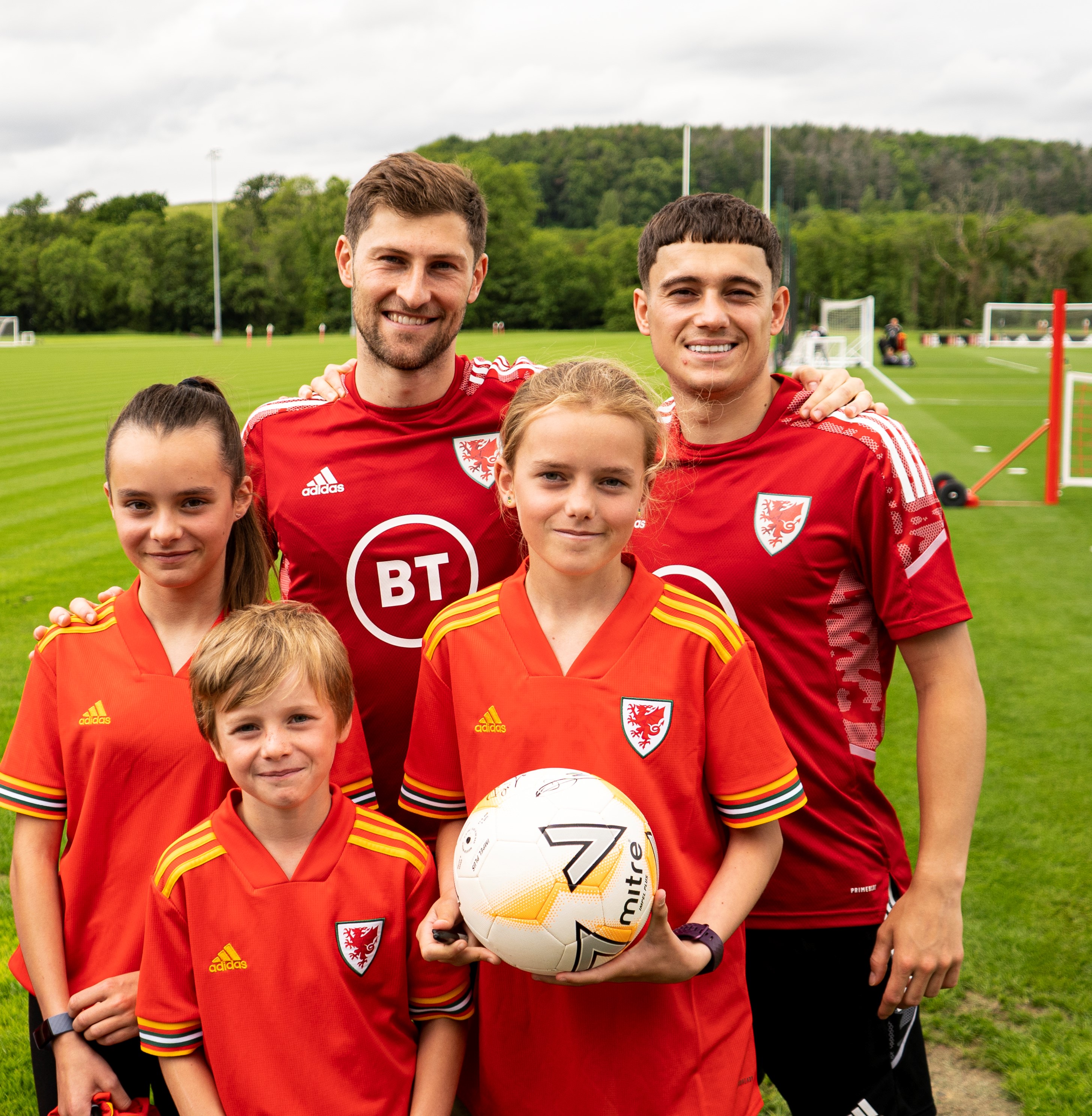 Mumbles Rangers FC football signed by Wales Squad - a Sports ...