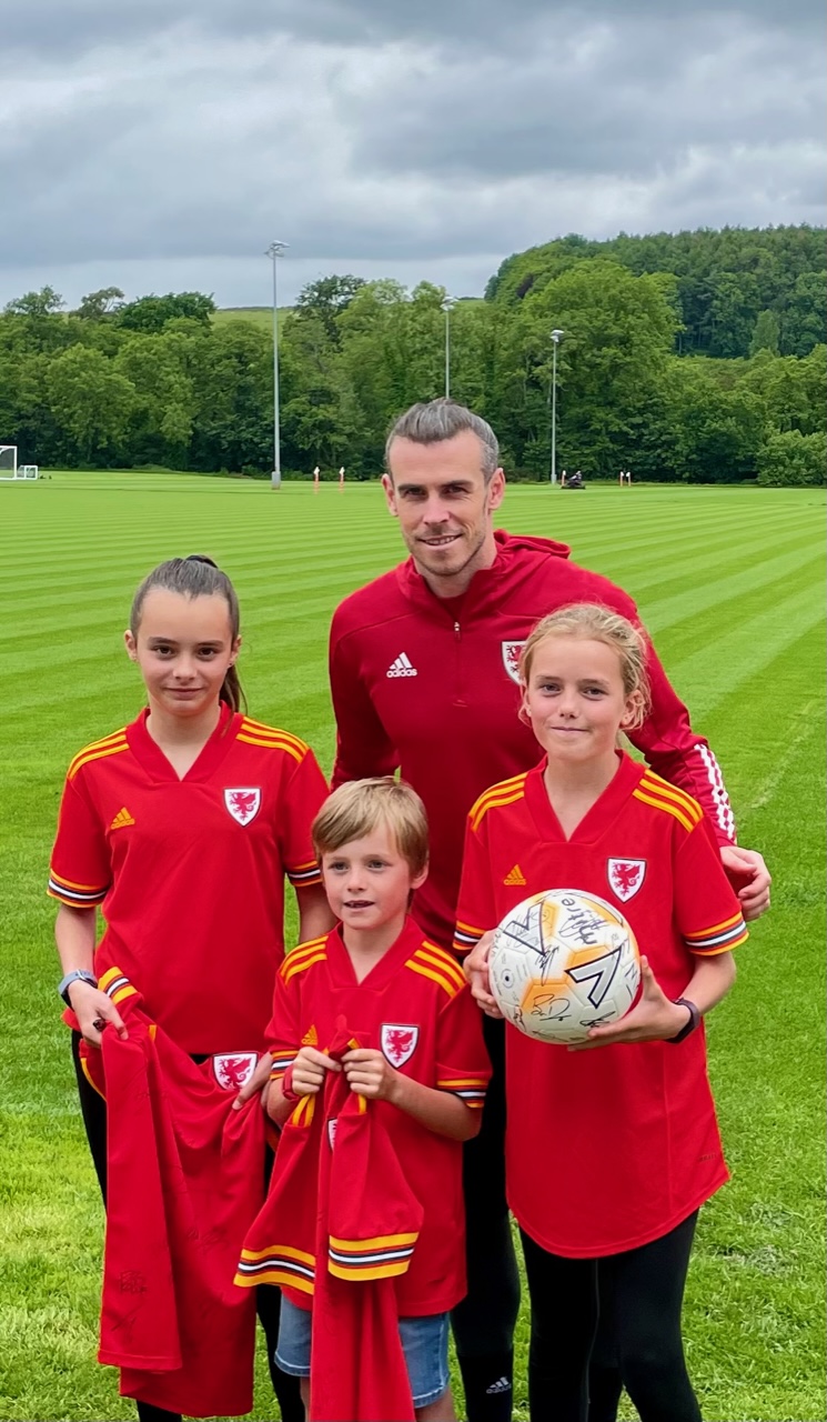 Mumbles Rangers FC football signed by Wales Squad - a Sports ...