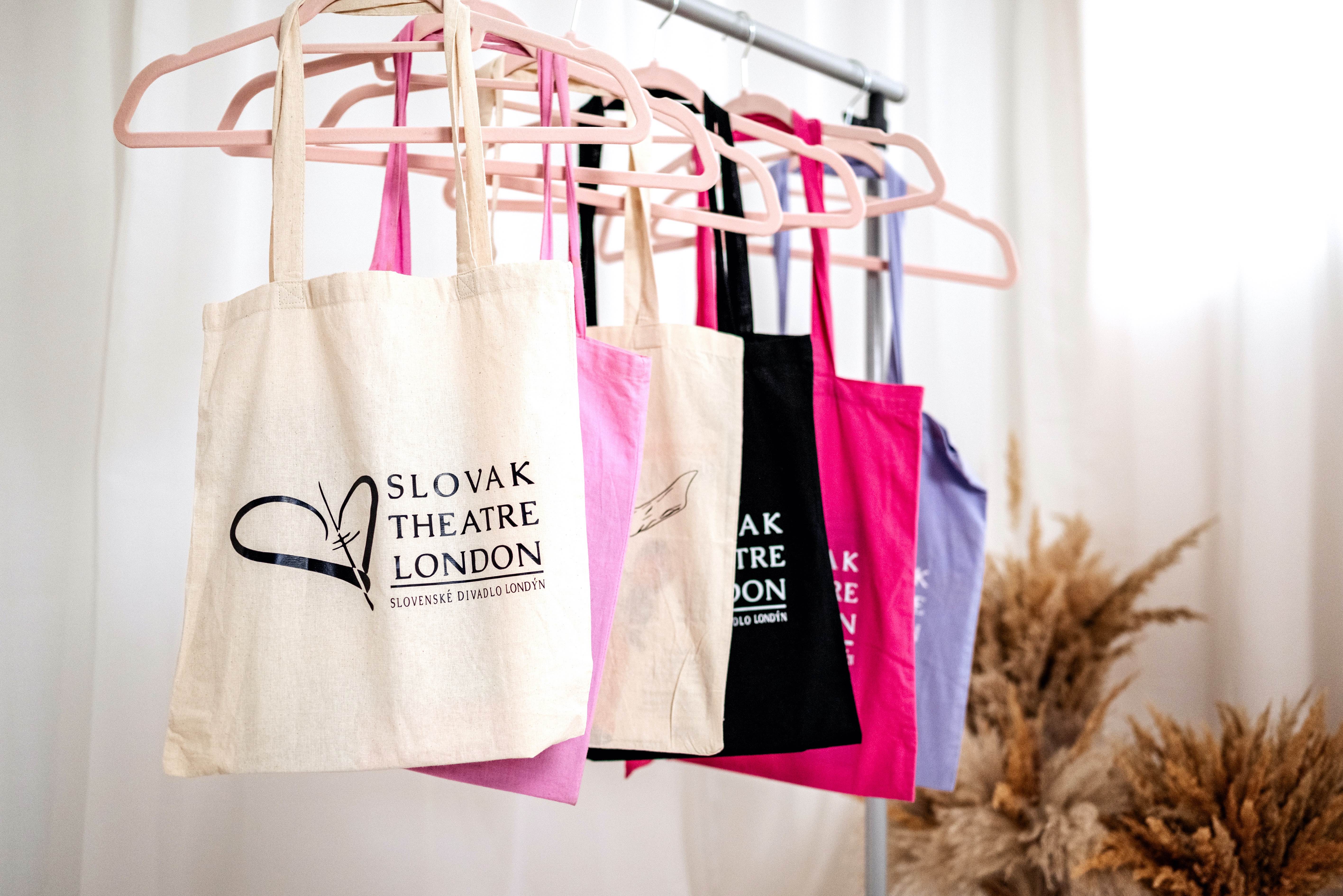 Portraits of Slovak and Czech Britain - a Creative & Arts crowdfunding project in Londýn by ...