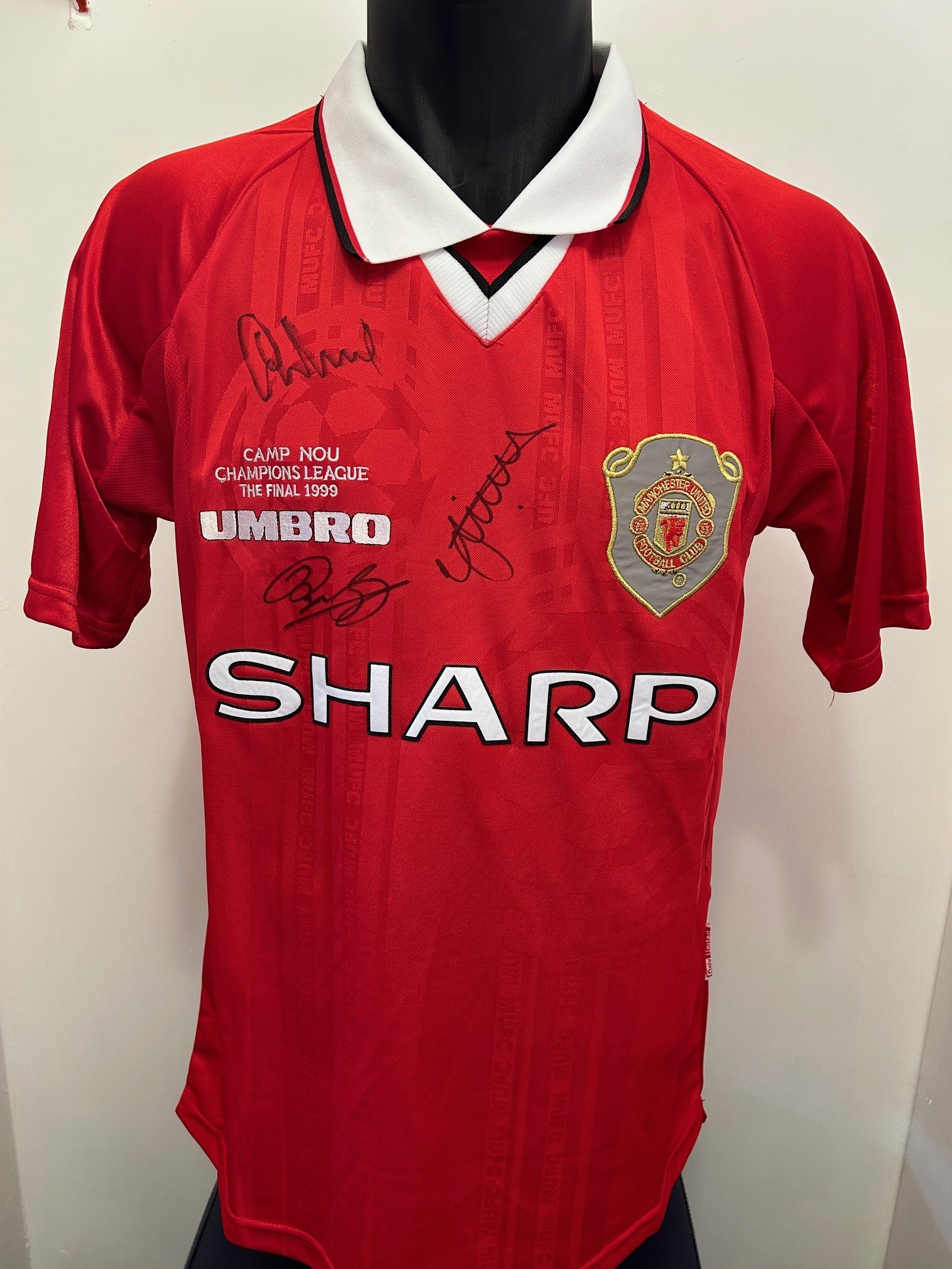 Signed Manchester United Replica Shirt, 1999 - a Sports crowdfunding ...